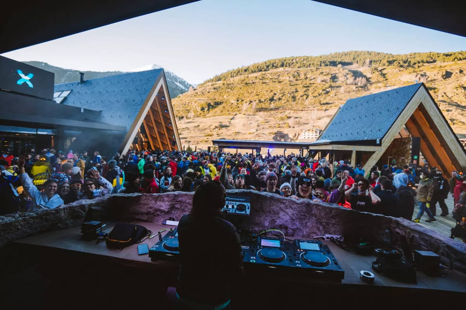 El Tarter Skiing: Resort, Nightlife & Ski Hire Info - Andorra Escapes