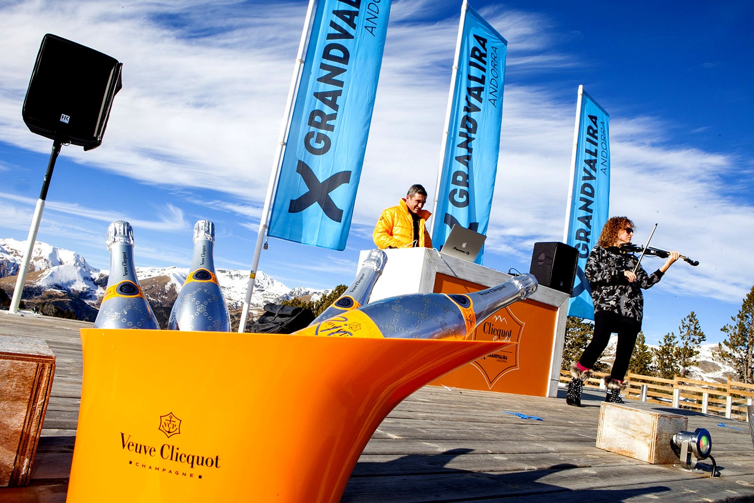 Uncover Andorra’s Nightlife: Après-Ski Experiences, Bars & More ...